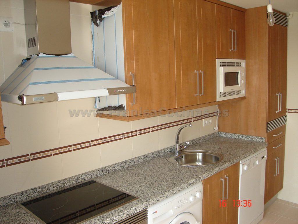 Muebles de cocina polilaminada maple oscuro - FRANISA Muebles de cocina ...